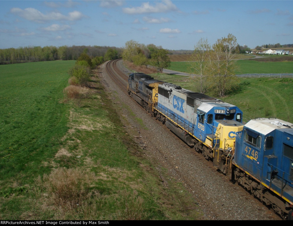 CSXT 8703 on CSX Q351